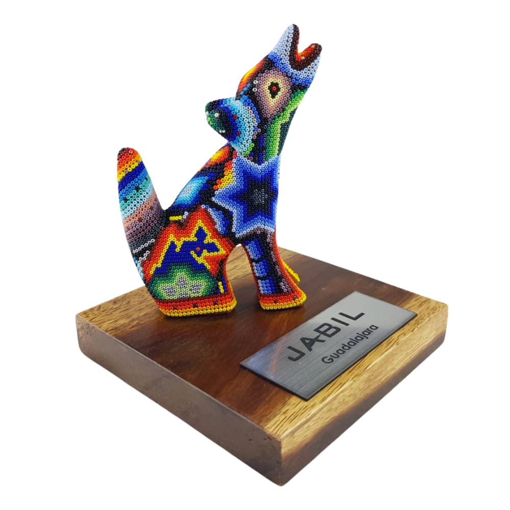 Premio Lobo Aullando en Arte Wixárika | Pieza de Lujo – Artesanías Flor ...